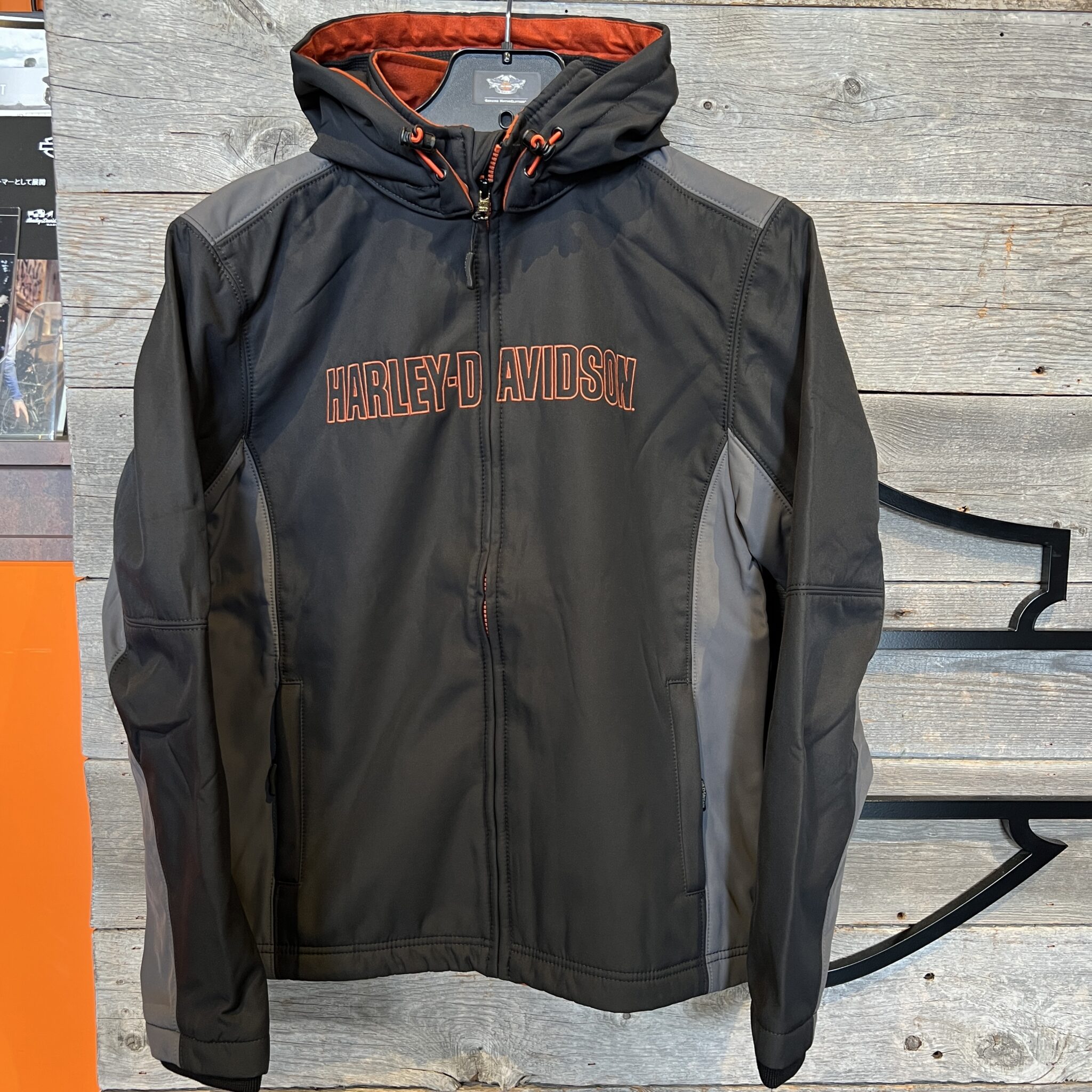 今は暑いけど、秋になったらほしくなると思うウェアたち！ - Harley-Davidson® 幕張