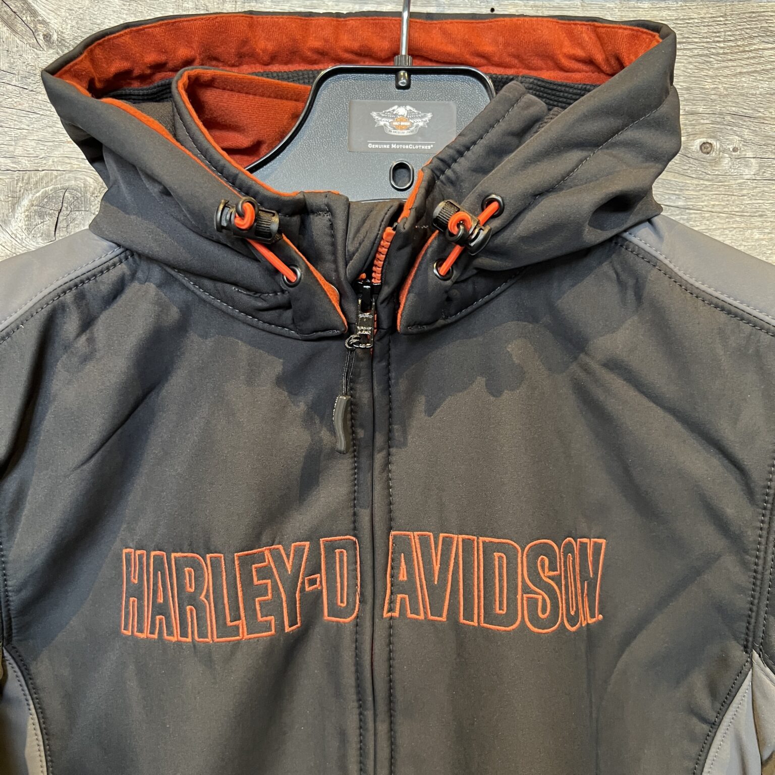 今は暑いけど、秋になったらほしくなると思うウェアたち！ - Harley-Davidson® 幕張
