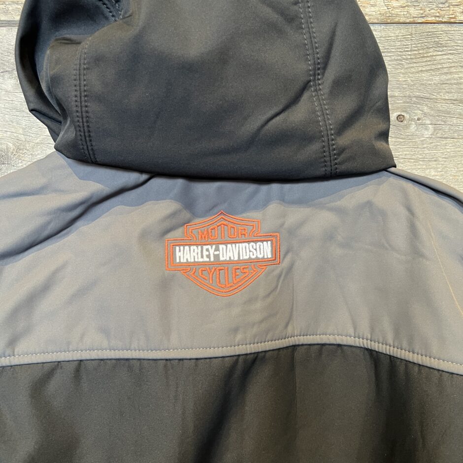 今は暑いけど、秋になったらほしくなると思うウェアたち！ - Harley-Davidson® 幕張